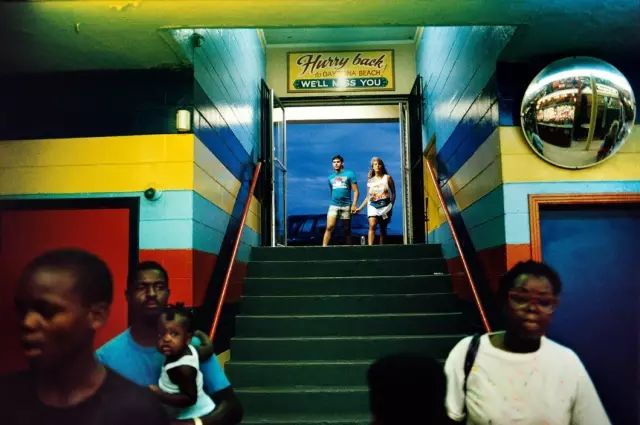 Alex Webb ：他在街头遭遇，思考，发现光