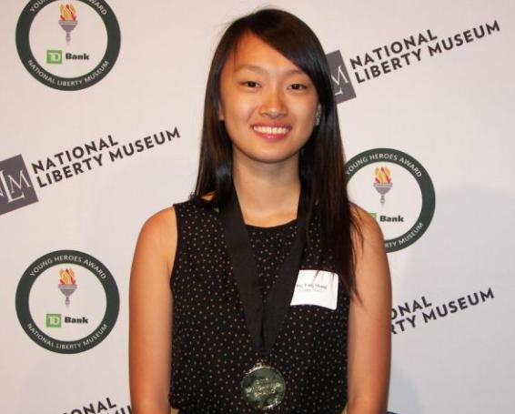 哈佛辍学后，华裔女孩半年在加州赚了4个亿