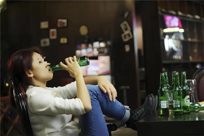 未成年少女酒吧醉酒,被人带走遭侵害!酒吧、酒店要对此负责吗?澎湃号·政务澎湃新闻 The Paper