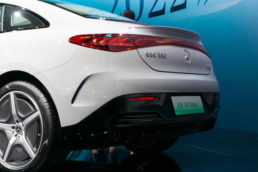 蔚来ET5内饰、参数新变化；Mach-E免费换8155；成都车展新车盘点｜E周要闻_澎湃号·湃客_澎湃新闻-The Paper