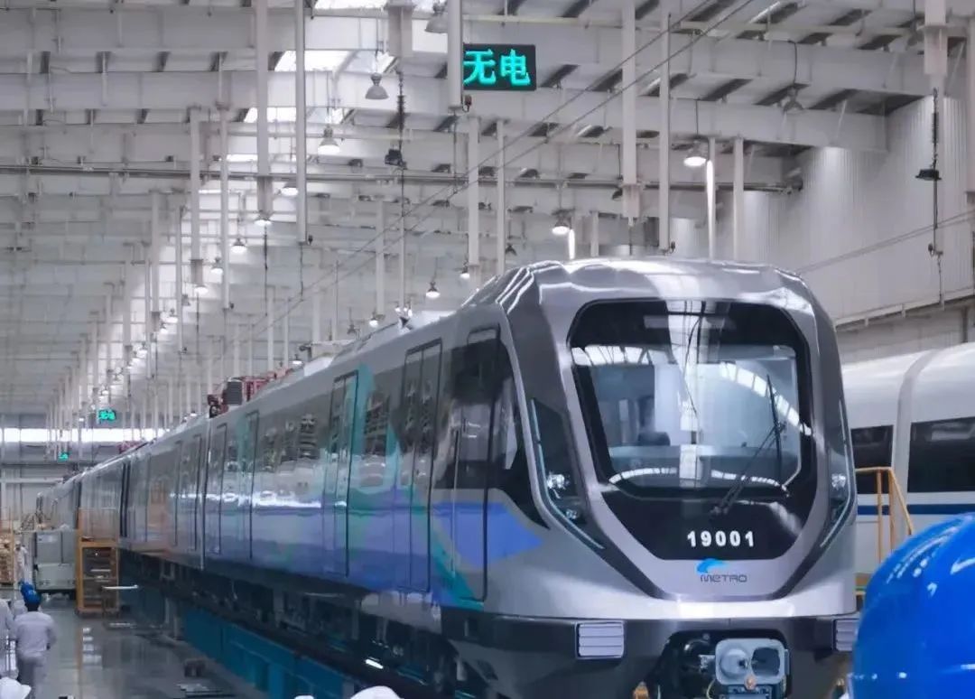 衔接“双机场”！19号线二期列车正式亮相_澎湃号·媒体_澎湃新闻-The Paper