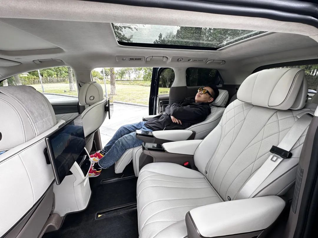 高而不端？腾势D9是这么做豪华MPV的_澎湃号·湃客_澎湃新闻-The Paper