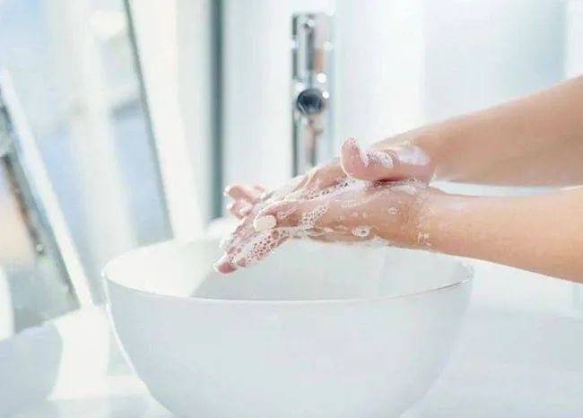 金小鸥讲健康 | 每日辟谣：注意！洗手的6大误区，小心“越洗越脏”！_澎湃号·政务_澎湃新闻-The Paper