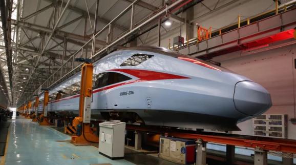 全路首次！CR300AF型复兴号动车组开展高级修试修_澎湃号·政务_澎湃新闻-The Paper