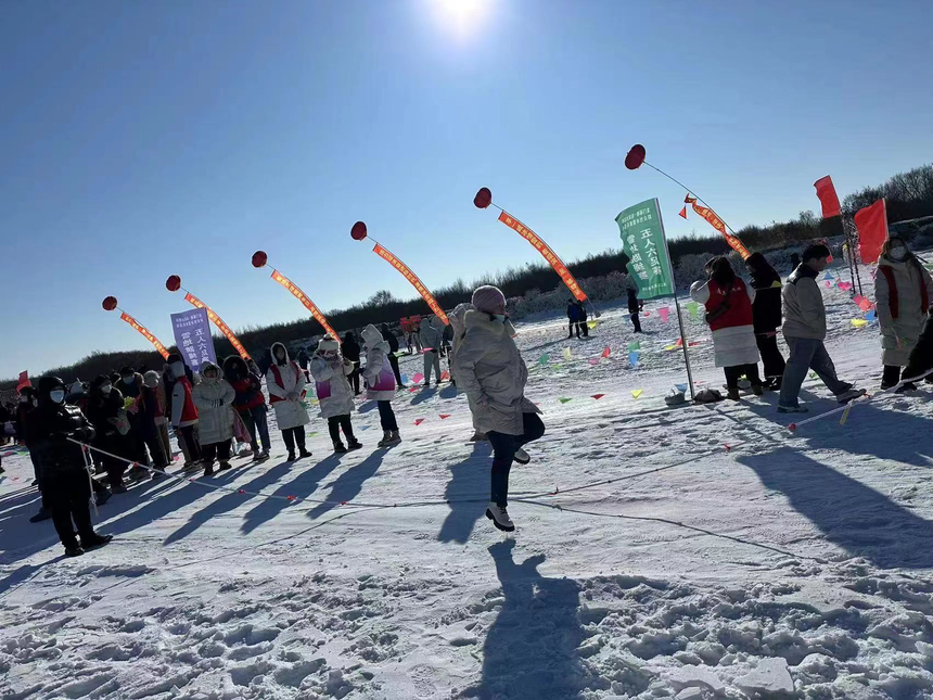 鹤岗市绥滨县首届冰雪汽车挑战赛搅热冰雪季_澎湃号·媒体_澎湃新闻-The Paper
