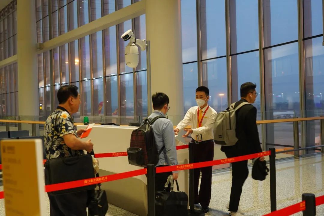 相遇狮城丨海口美兰国际机场恢复海口=新加坡客运航线_澎湃号·政务_澎湃新闻-The Paper