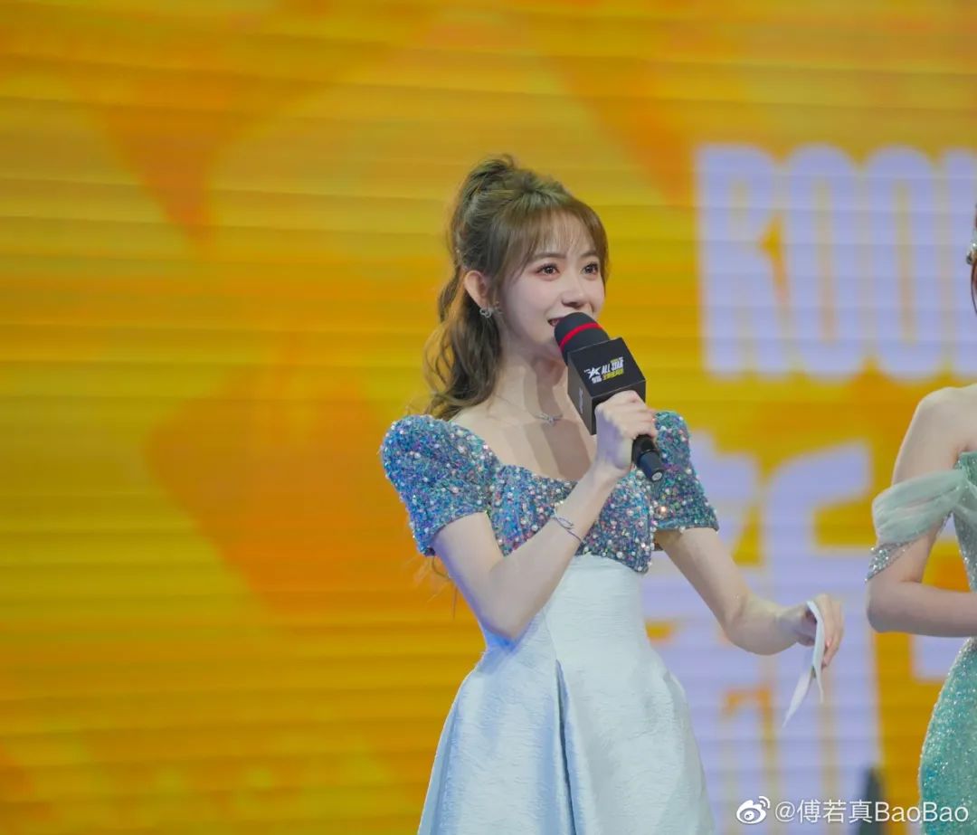 七年后回归LPL舞台，LPL初代主持人BaoBao：“人生重启，任何时候都来得及”_澎湃号·媒体_澎湃新闻-The Paper