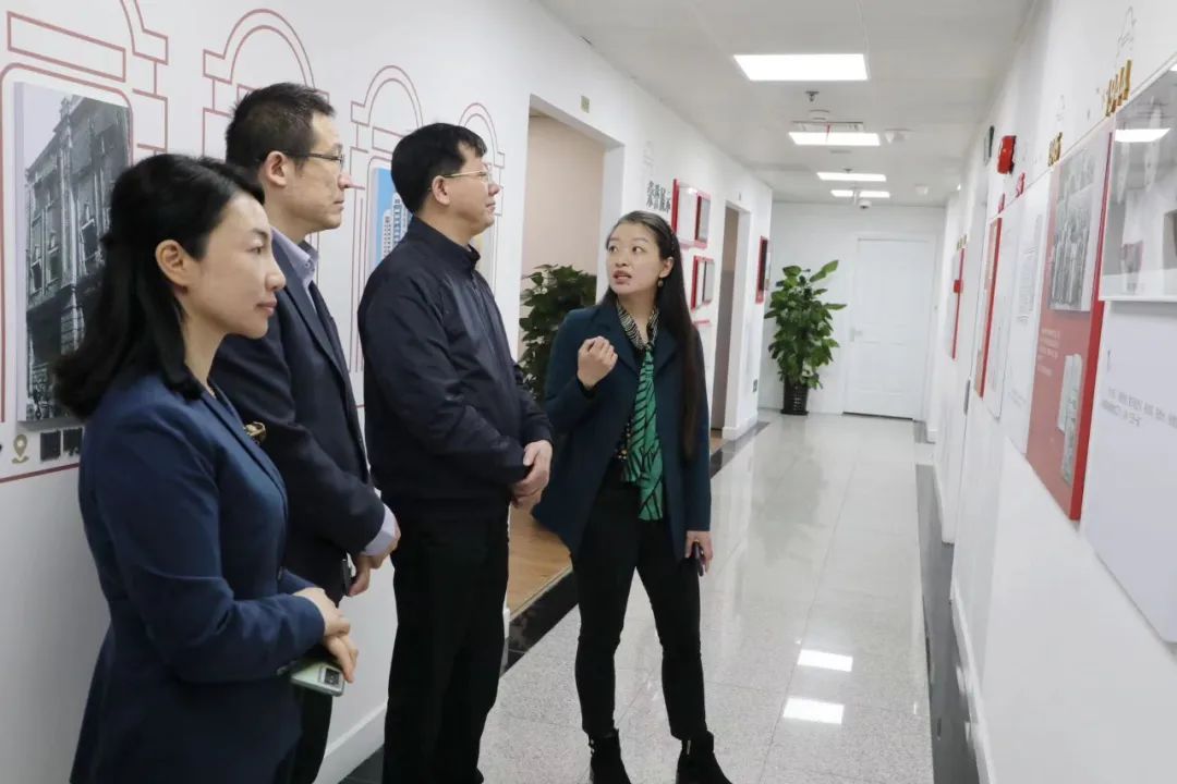 燕报春 再携手 新民晚报社与我区签署战略合作协议_澎湃号·政务_澎湃新闻-The Paper