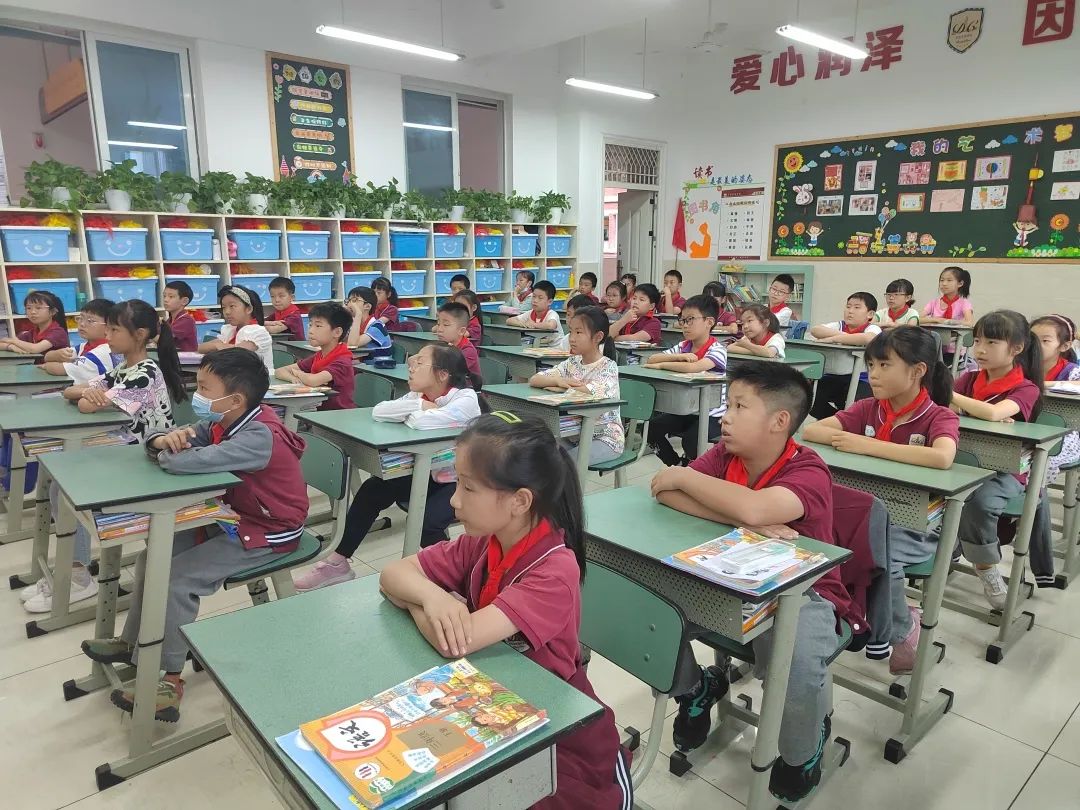 法官普法进校园 守护“少年的你”_澎湃号·政务_澎湃新闻-The Paper