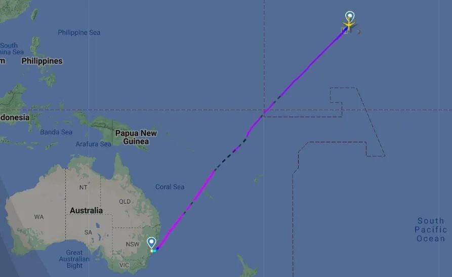 客机遭遇严重气流：急速俯冲千米 乘客被弹飞 天花板被撞变形！_澎湃号·政务_澎湃新闻-The Paper