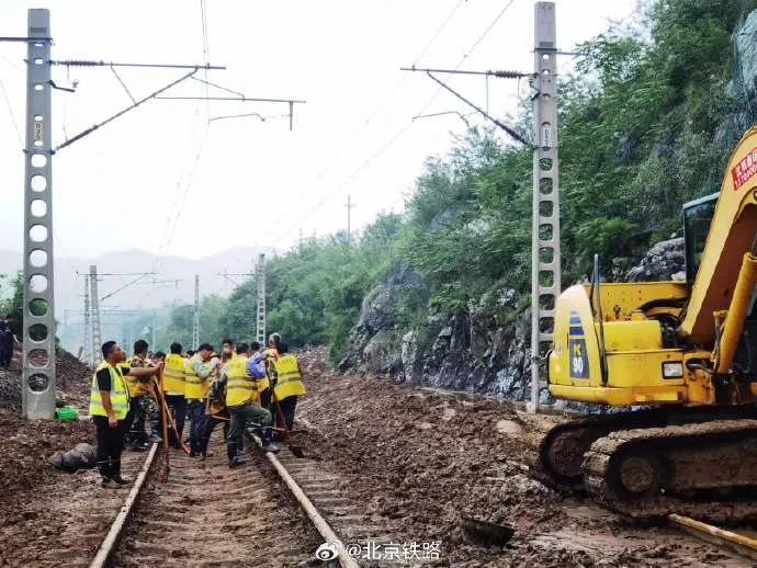 被困2天2夜，K396首批328名乘客抵达北京丰台站_澎湃号·媒体_澎湃新闻-The Paper