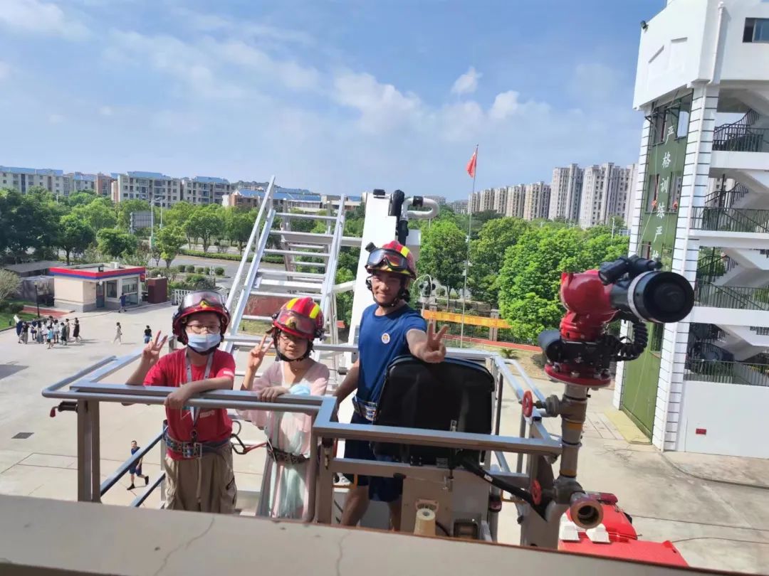 政府开放月|防患未“燃”护平安 消防体验零距离_澎湃号·政务_澎湃新闻-The Paper