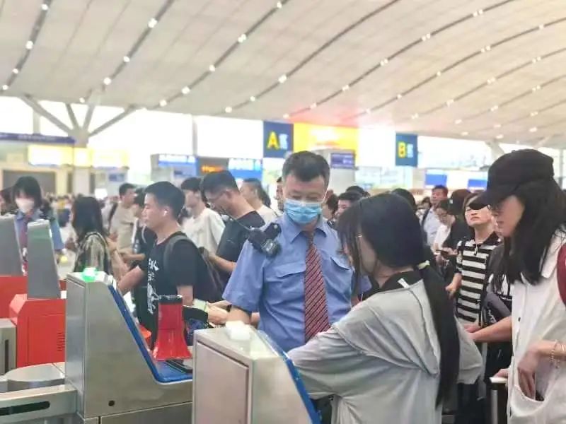 2023年暑运圆满收官，广铁集团发送旅客1.2亿人次_澎湃号·政务_澎湃新闻-The Paper