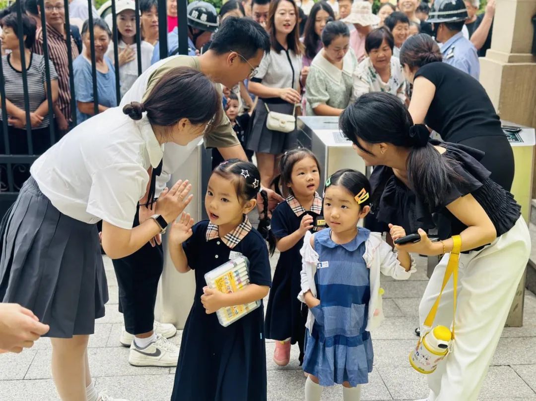 新学期！直击云龙学子开学第一天_澎湃号·政务_澎湃新闻-The Paper