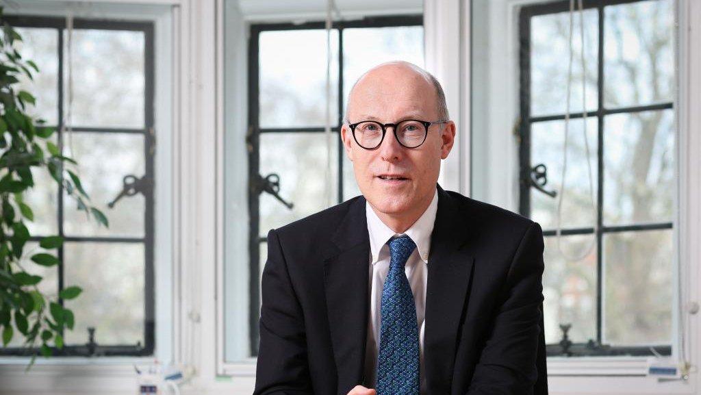 国家能力的起源：产权、税收和政治