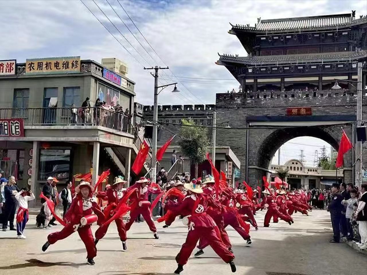 “双节”假期又添一把火，陕西榆林清涧旅游持续“火出圈”_澎湃号·媒体_澎湃新闻-The Paper