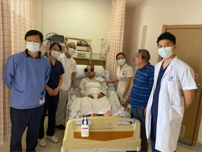 老人在ICU外守通宵，这位医生发了条朋友圈……后续来了_澎湃号·政务_澎湃新闻-The Paper