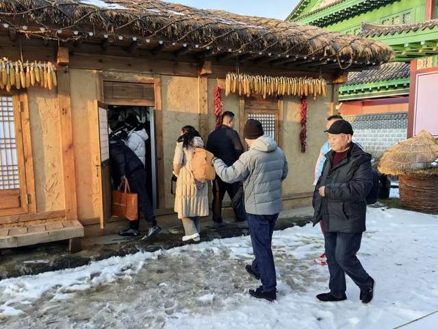 国风网红大咖、探店达人齐聚中成澎湃号·政务澎湃新闻 The Paper