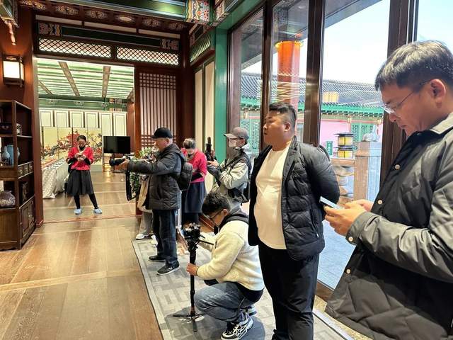 国风网红大咖、探店达人齐聚中成澎湃号·政务澎湃新闻 The Paper