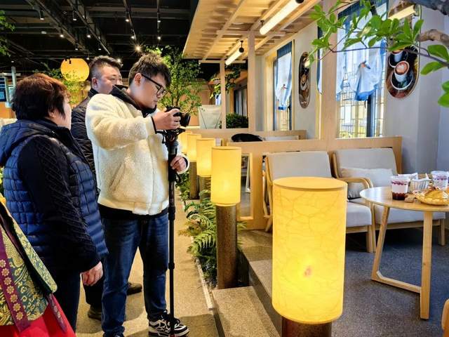 国风网红大咖、探店达人齐聚中成澎湃号·政务澎湃新闻 The Paper