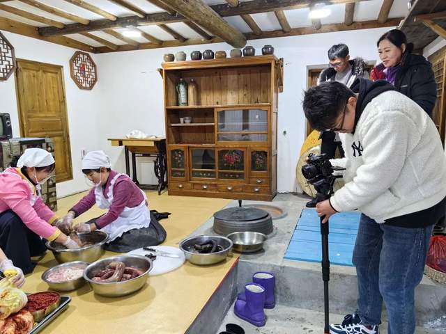 国风网红大咖、探店达人齐聚中成澎湃号·政务澎湃新闻 The Paper
