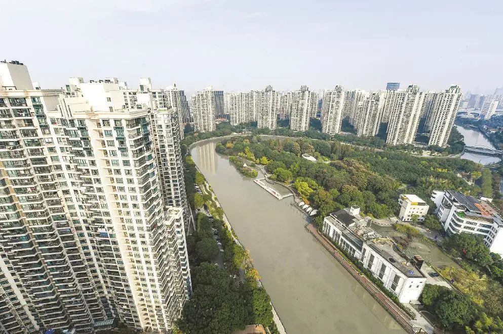 【安居】两年换梯170台，中远两湾城如何做到？_澎湃号·政务_澎湃新闻-The Paper