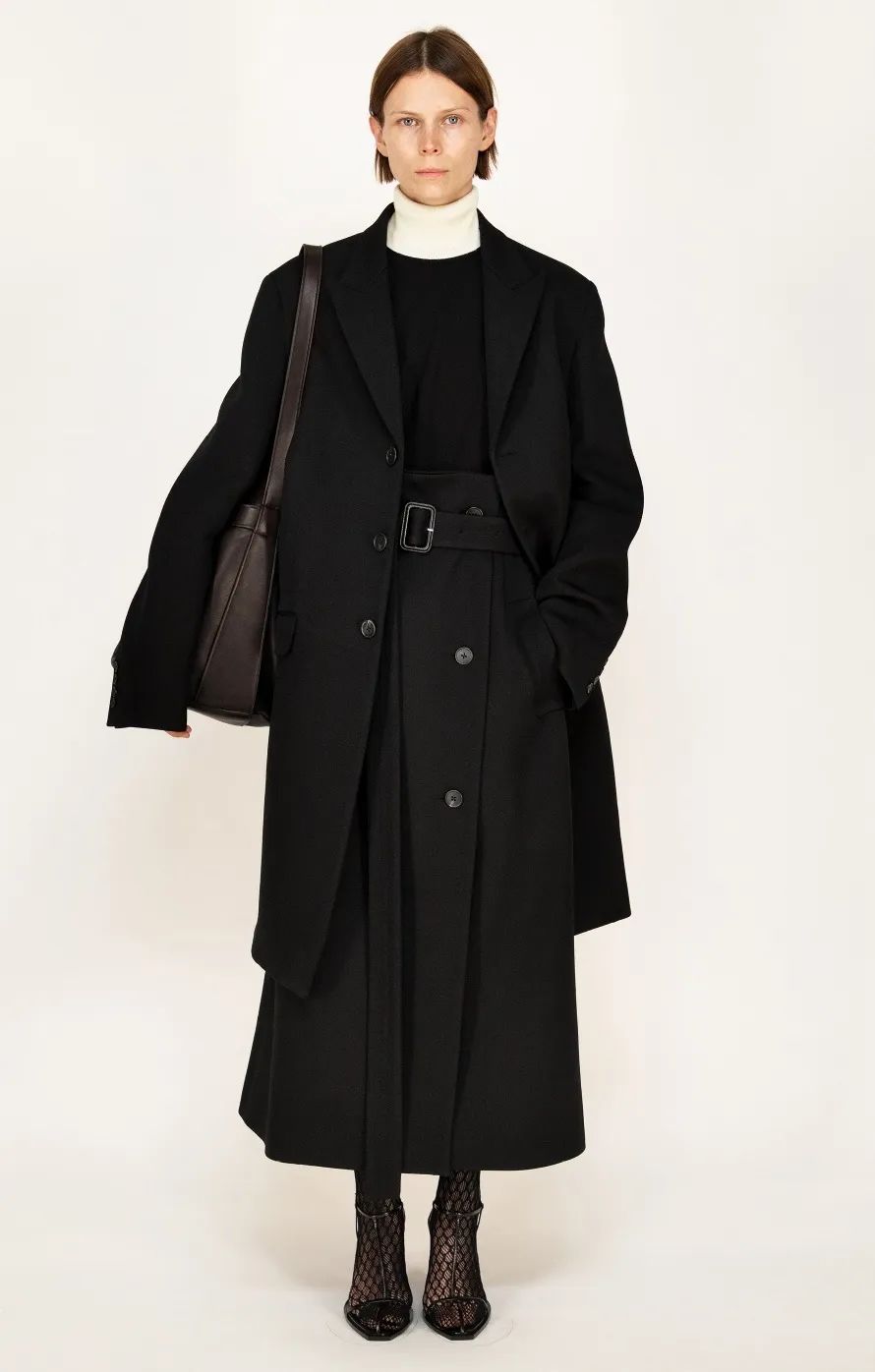 大衣+裙子的高阶穿法来了，过年大衣这么穿高级又时髦_澎湃号·湃客_澎湃新闻-The Paper