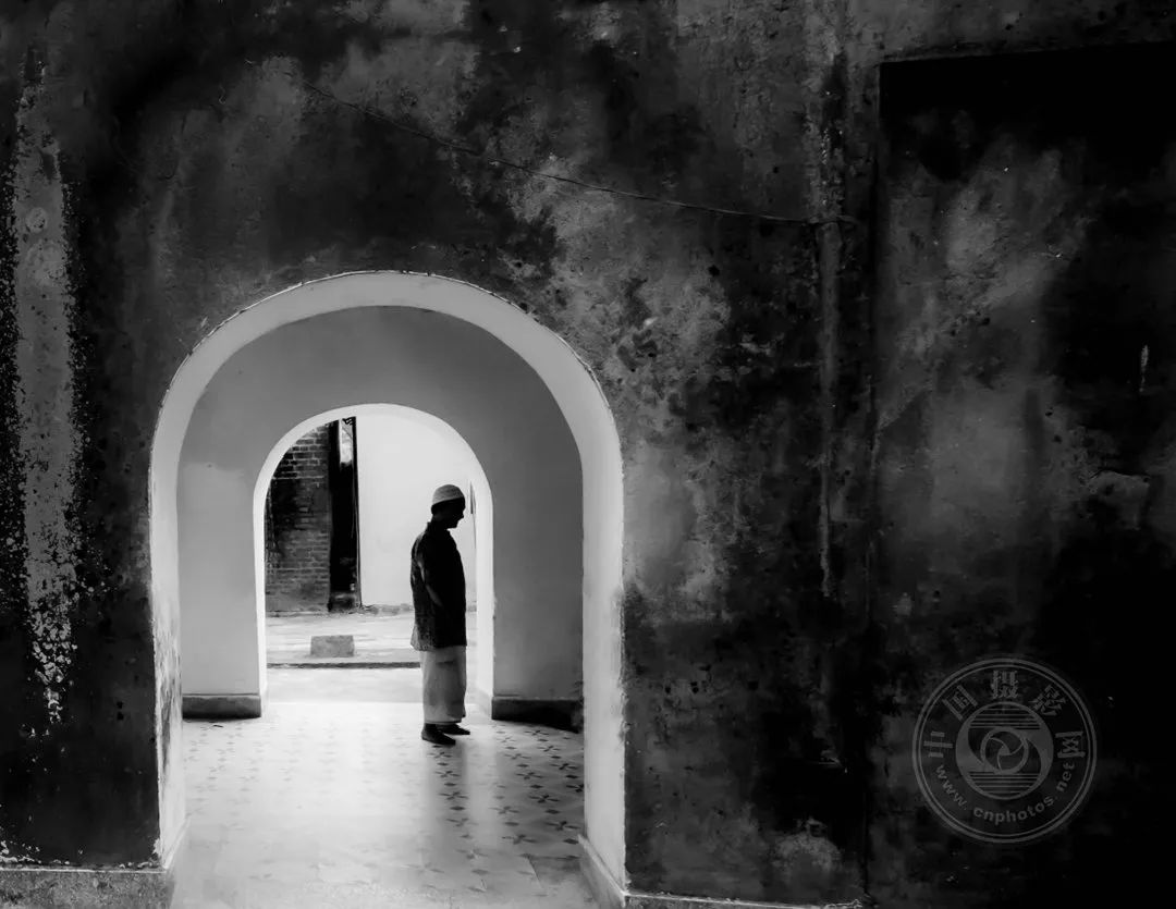 业余组 | 2023年国际黑白摄影大奖赛（街道类）获奖作品公布（中）_澎湃号·湃客_澎湃新闻-The Paper