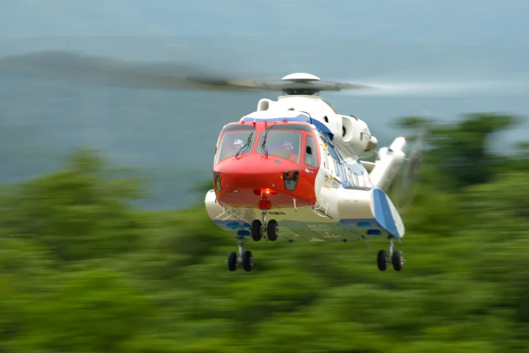 AC313首飞14周年！开启国产大型民用直升机新时代