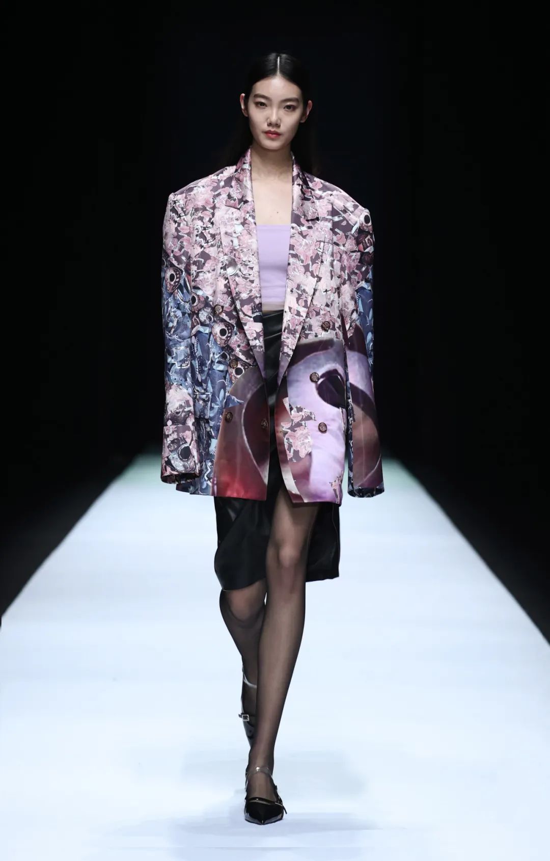 AW24中国国际时装周，独具一格的国潮之风实力开秀_澎湃号·湃客_澎湃新闻-The Paper