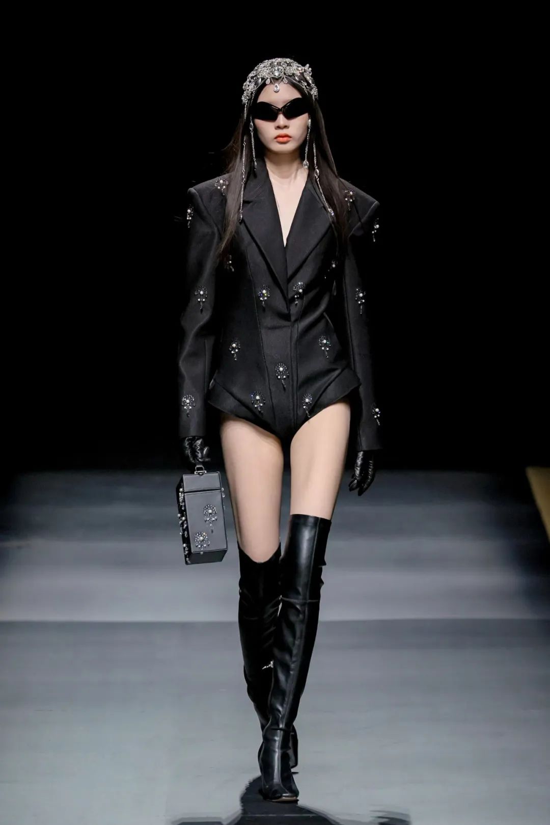 AW24中国国际时装周，独具一格的国潮之风实力开秀_澎湃号·湃客_澎湃新闻-The Paper