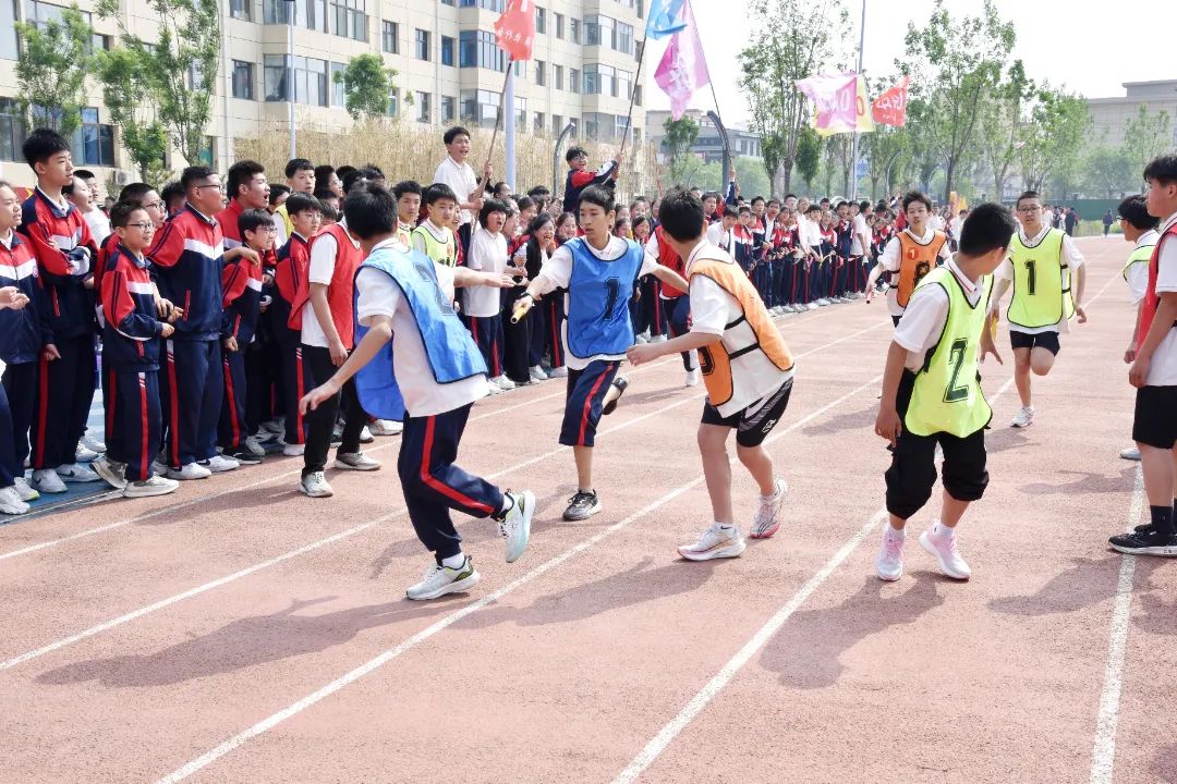 县凤城初中、城镇中学举行春季运动会_澎湃号·政务_澎湃新闻-The Paper