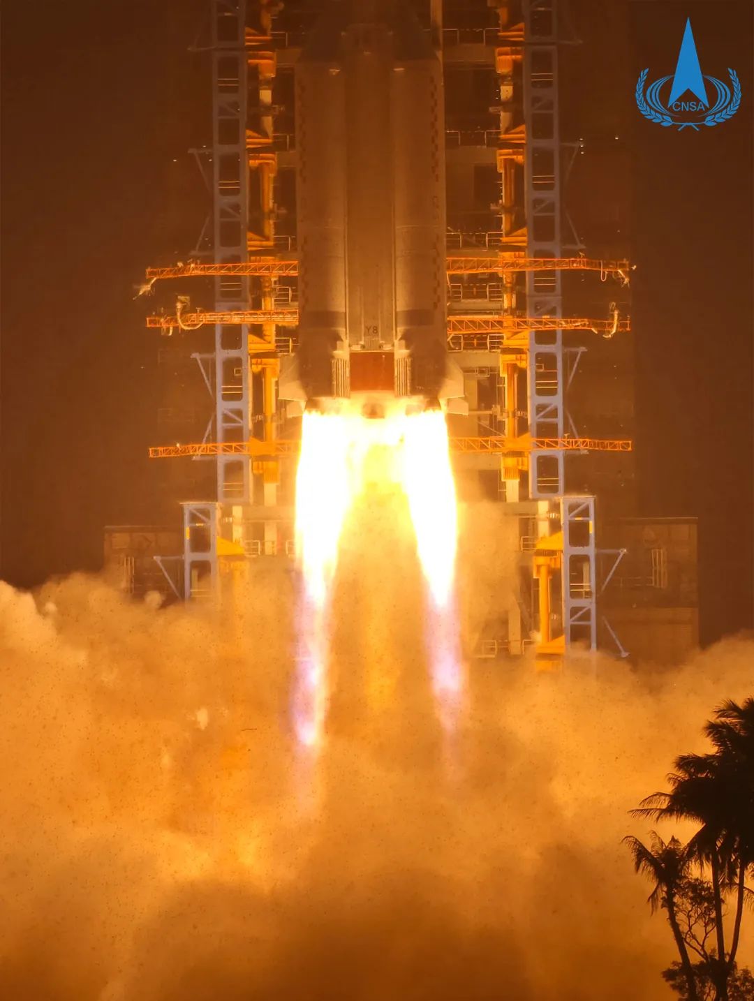 壁纸来了！嫦娥六号雨中发射，画面震撼！