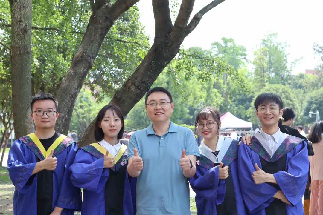 这些毕业照，看着看着就哭了…_澎湃号·湃客_澎湃新闻-The Paper