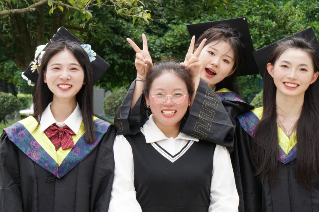 这些毕业照，看着看着就哭了…_澎湃号·湃客_澎湃新闻-The Paper