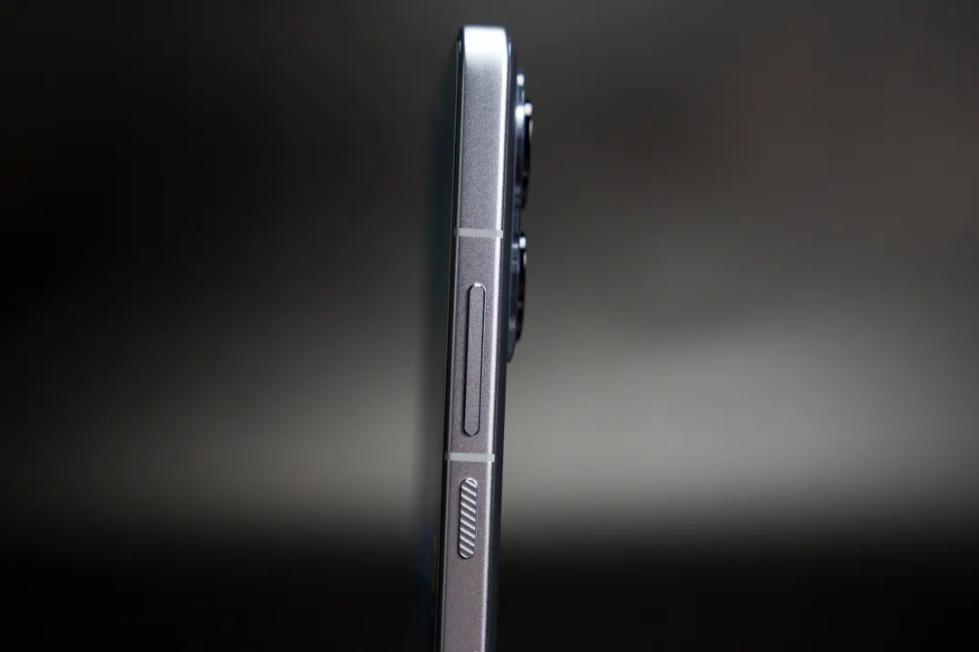 体验完红米K70至尊版，我发现原来它不是超大杯_澎湃号·湃客_澎湃新闻-The Paper