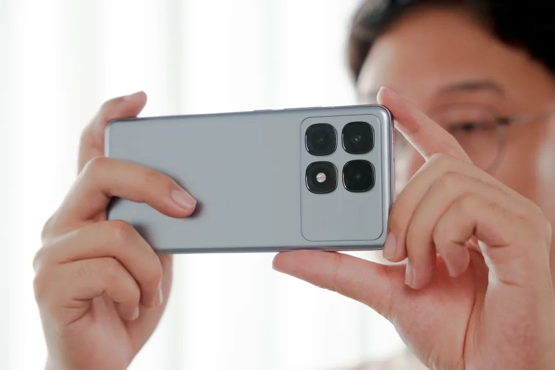 体验完红米K70至尊版，我发现原来它不是超大杯_澎湃号·湃客_澎湃新闻-The Paper