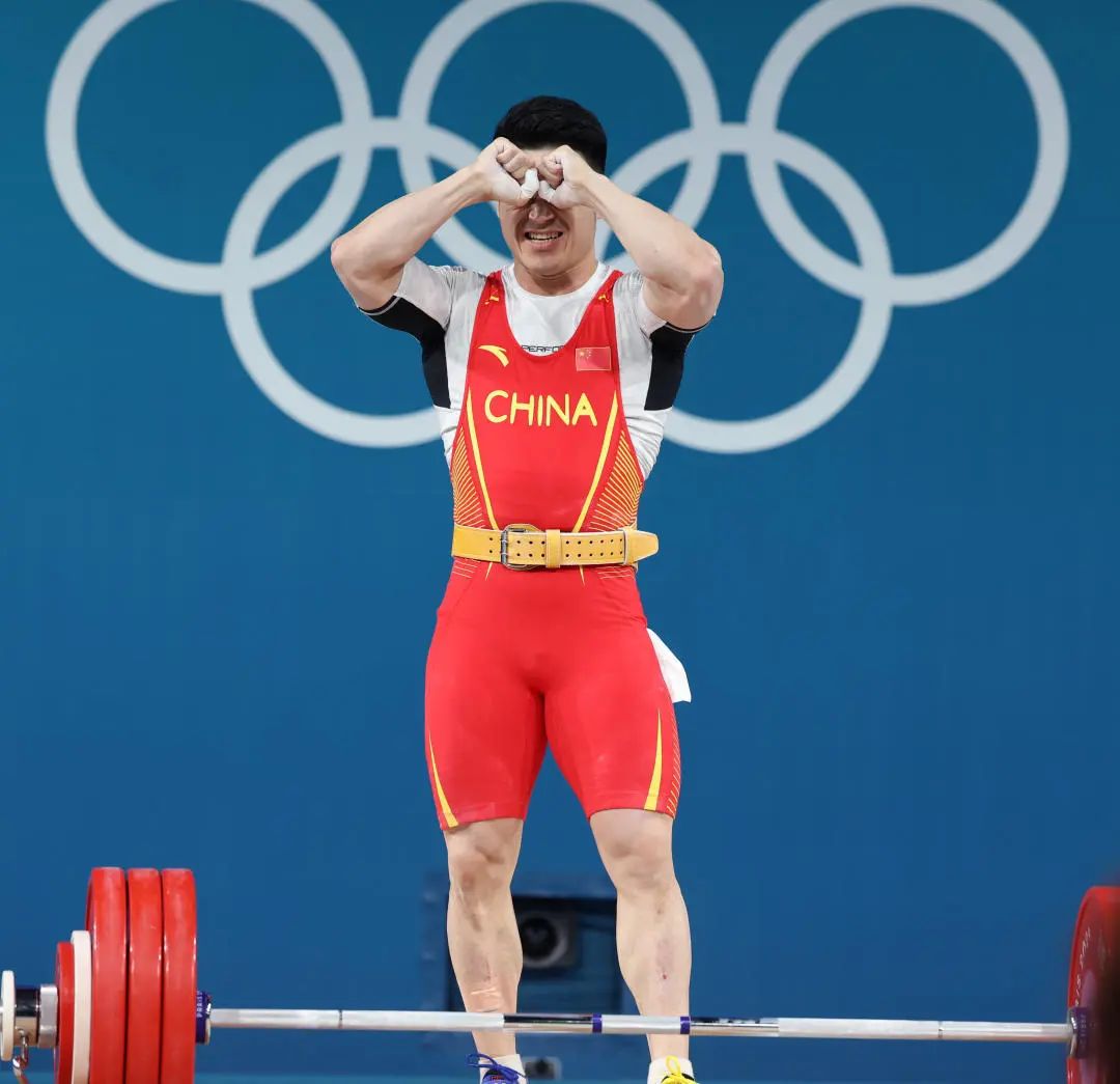 石智勇带伤上阵无缘举重三连冠，哽咽道歉！_澎湃号·媒体_澎湃新闻-The Paper