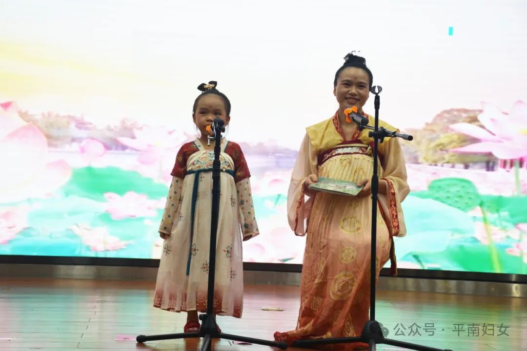 “清风传家 廉润龚州”——平南县举办2024年清廉家风故事宣讲暨“童声颂清廉 书香沁荷城”亲子诵读…_澎湃号·政务_澎湃新闻-The Paper