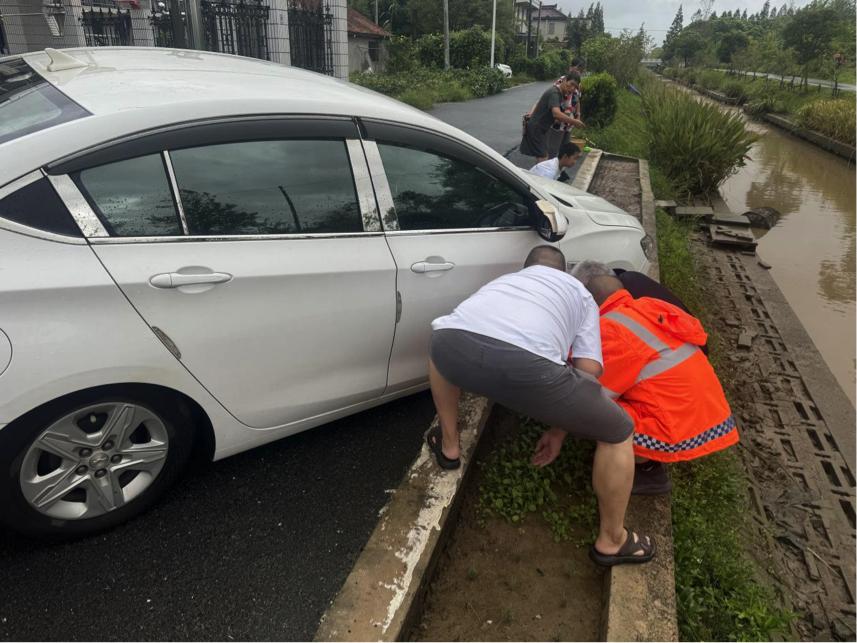 直击风雨一线！应对台风“贝碧嘉”，他们全力以赴，筑牢“结界”_澎湃号·媒体_澎湃新闻-The Paper