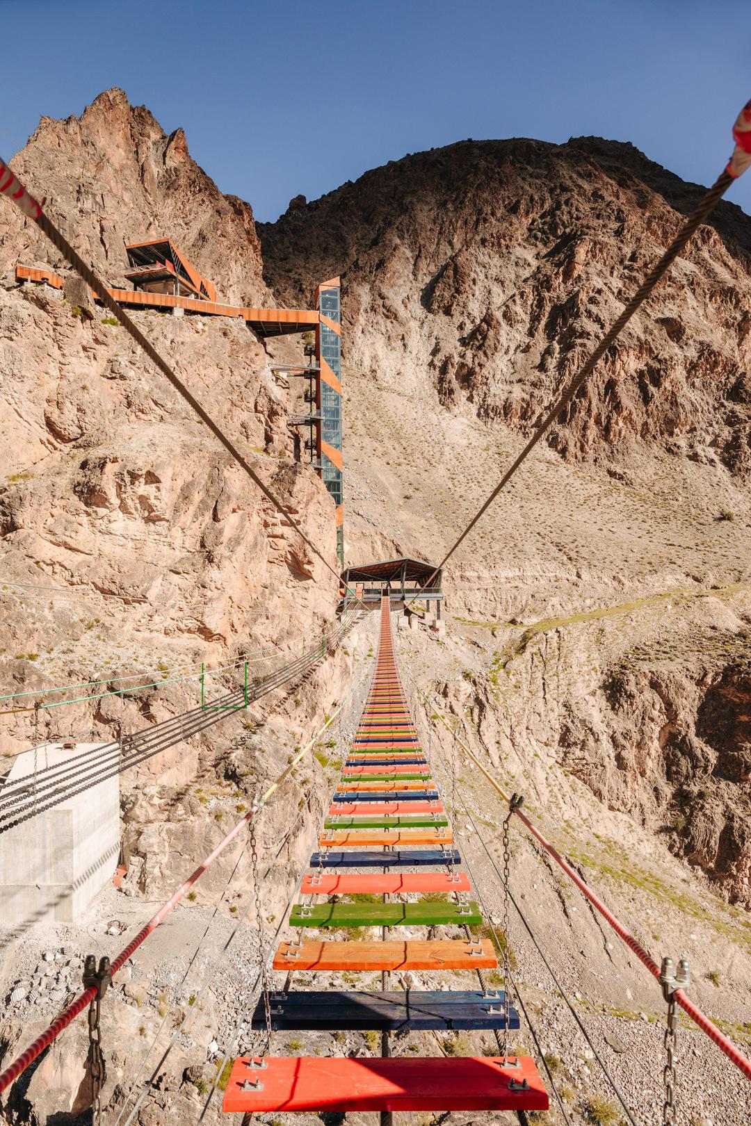 小隐建筑｜G318新地标：用身体丈量怒江天险——西藏·怒江72拐大峡谷景区_澎湃号·媒体_澎湃新闻-The Paper