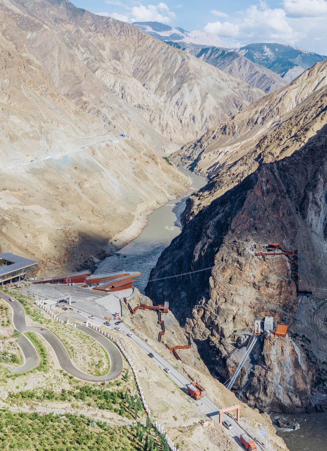 小隐建筑｜G318新地标：用身体丈量怒江天险——西藏·怒江72拐大峡谷景区_澎湃号·媒体_澎湃新闻-The Paper