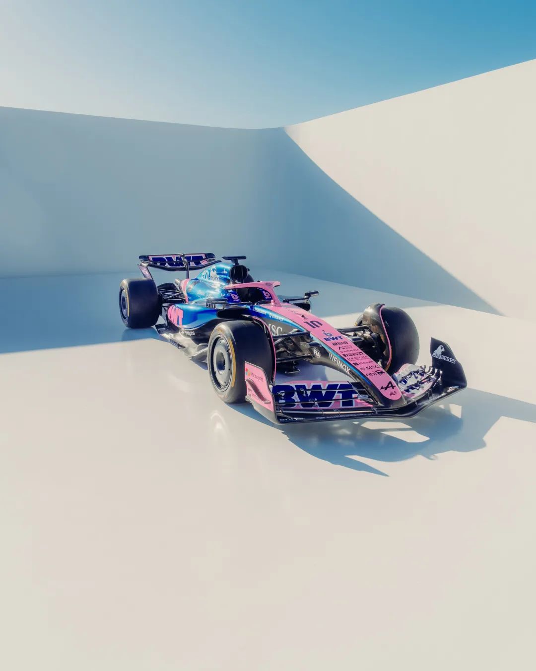 F175周年启动仪式：10支车队齐交“作业”！2025赛季新车涂装哪家强？_澎湃号·湃客_澎湃新闻-The Paper