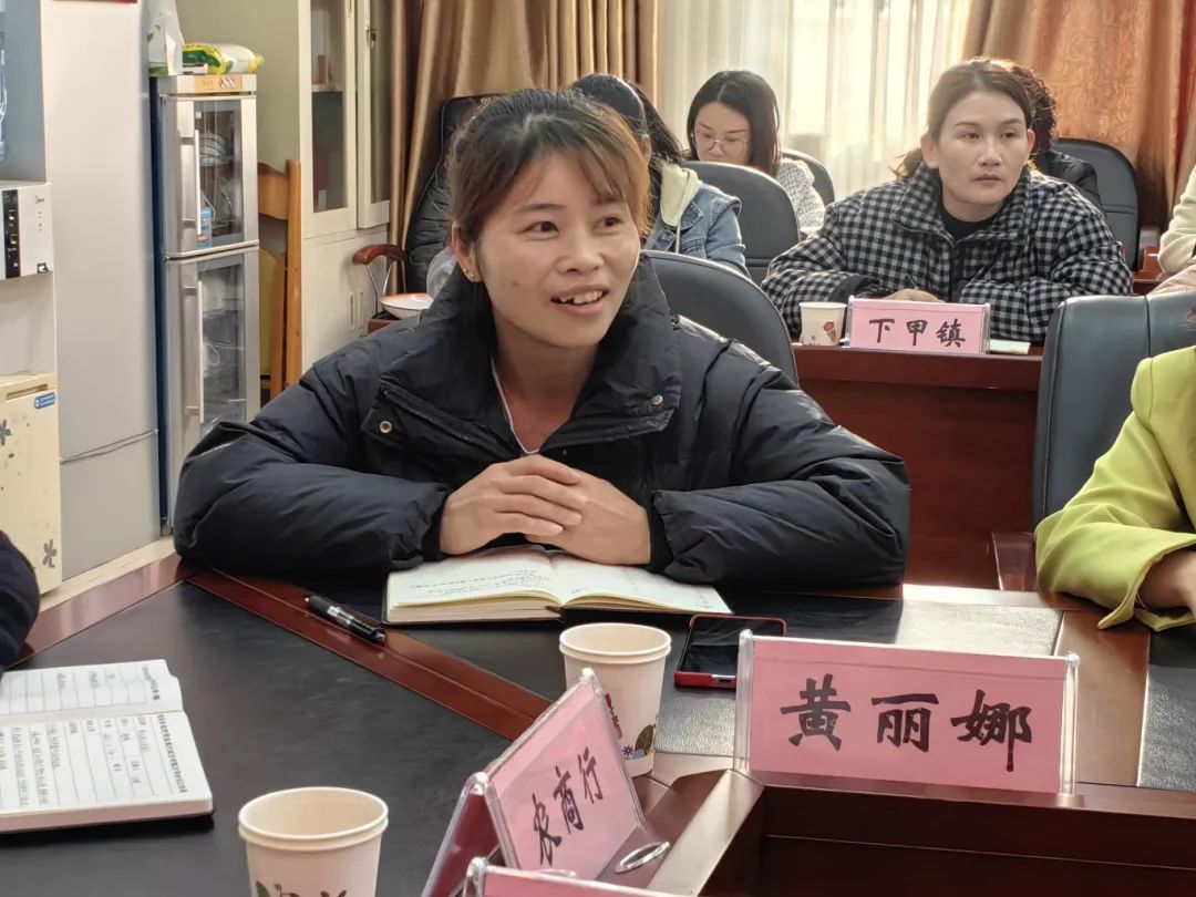 凌云县召开妇女座谈会 共谋就业创业发展新路径_澎湃号·政务_澎湃新闻-The Paper