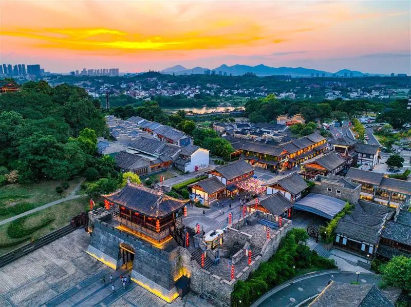 赣州文旅放大招！凭邓紫棋赣州演唱会门票免费游40个A级景区！_澎湃号·政务_澎湃新闻-The Paper