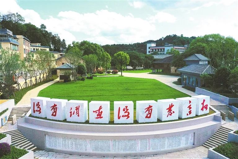 赣州文旅放大招！凭邓紫棋赣州演唱会门票免费游40个A级景区！_澎湃号·政务_澎湃新闻-The Paper