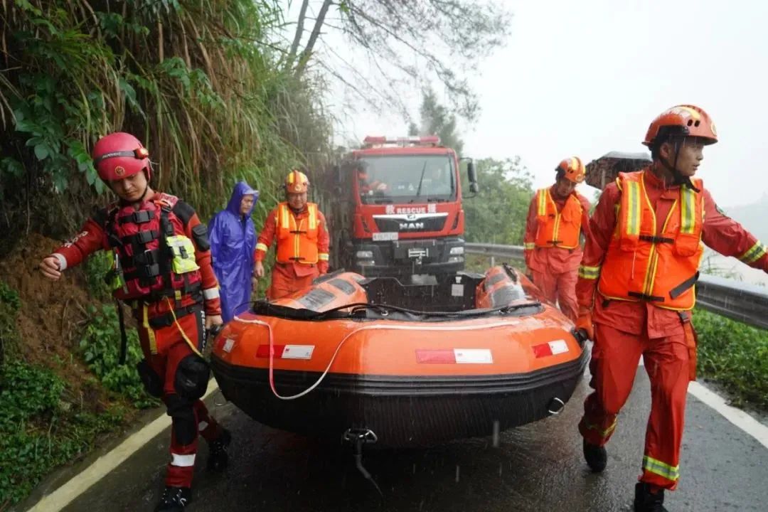 消防紧急救援！湖南一地突遭特大暴雨，致多个乡镇受灾_澎湃号·政务_澎湃新闻-The Paper