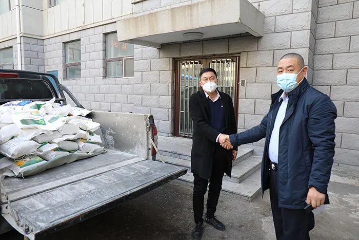 大安市御地种植专业农民合作社向公安局捐赠面粉七百斤 澎湃号·政务 澎湃新闻 The Paper